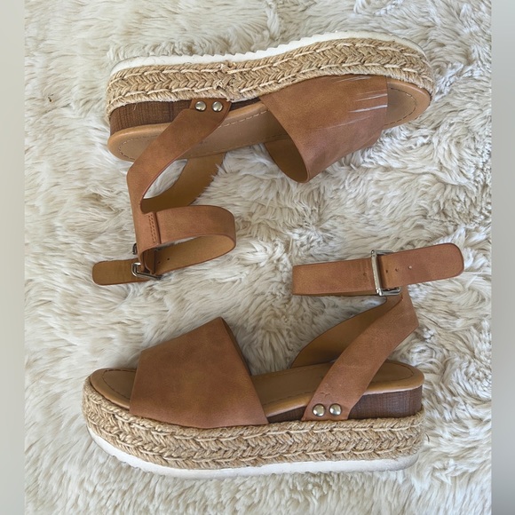 Soda | Shoes | Soda Platform Raffia Sandals | Poshmark